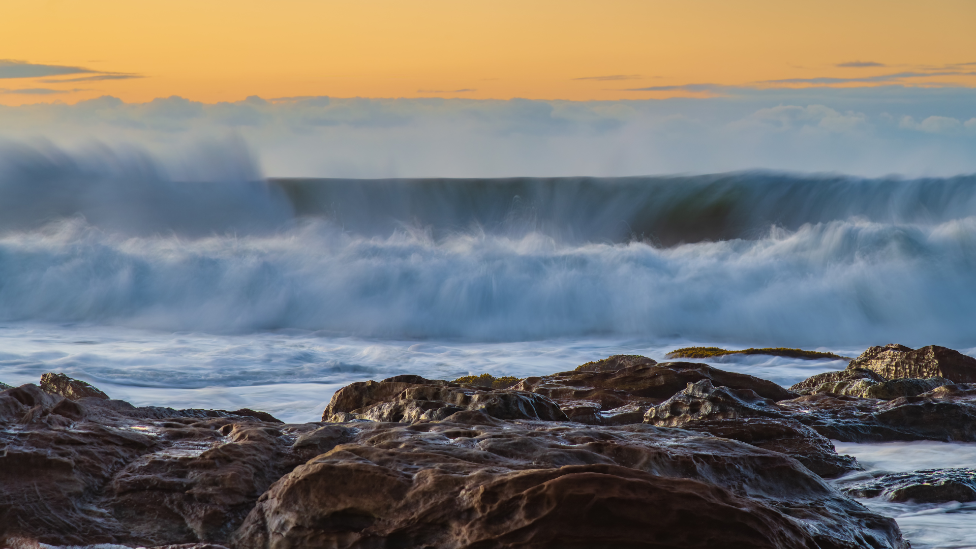 THEKI - Surfe die Wellen deines Lebens mit Theki-Surfer
